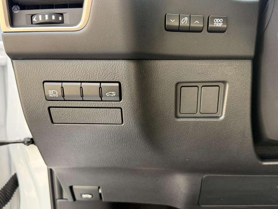 Balts Lexus NX 300h 2018 Viļņa, ar dzinēja tilpumu 2.49 L un nobraukumu 164 tūkst. km par 28000 €, foto 73 vietnē AUTOMOTO.COM.LV
