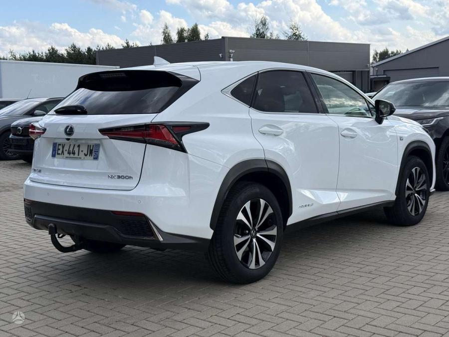 Balts Lexus NX 300h 2018 Viļņa, ar dzinēja tilpumu 2.49 L un nobraukumu 164 tūkst. km par 28000 €, foto 13 vietnē AUTOMOTO.COM.LV