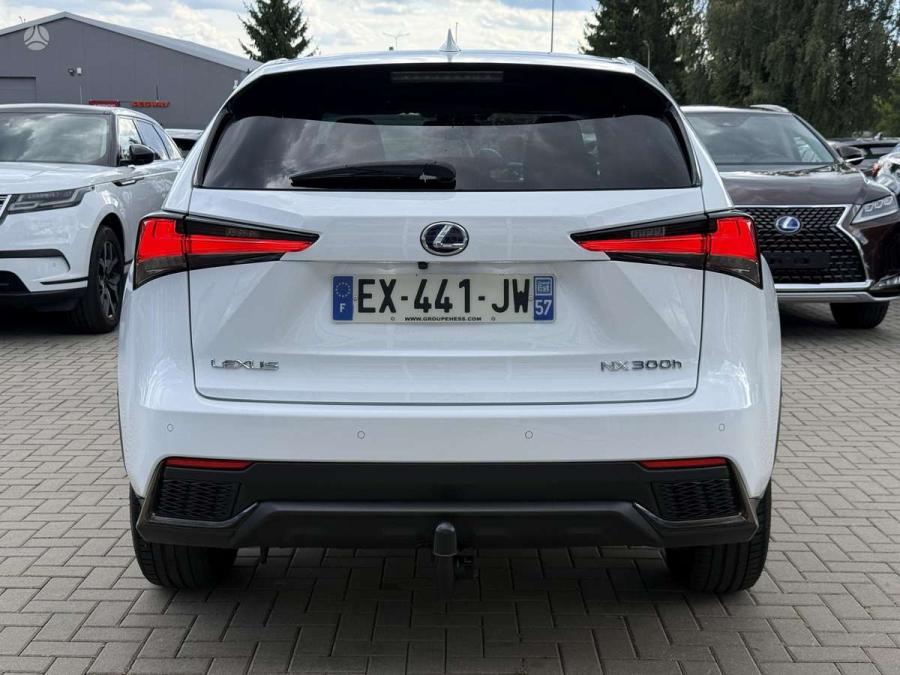 Balts Lexus NX 300h 2018 Viļņa, ar dzinēja tilpumu 2.49 L un nobraukumu 164 tūkst. km par 28000 €, foto 14 vietnē AUTOMOTO.COM.LV