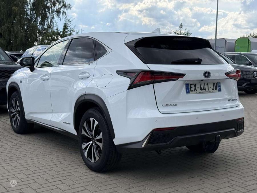 Balts Lexus NX 300h 2018 Viļņa, ar dzinēja tilpumu 2.49 L un nobraukumu 164 tūkst. km par 28000 €, foto 21 vietnē AUTOMOTO.COM.LV