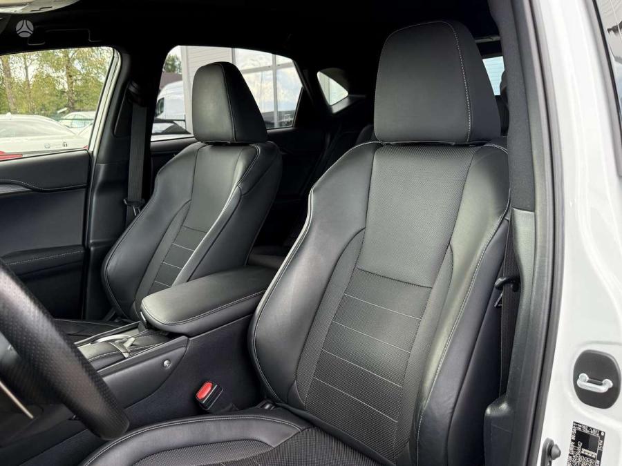 Balts Lexus NX 300h 2018 Viļņa, ar dzinēja tilpumu 2.49 L un nobraukumu 164 tūkst. km par 28000 €, foto 26 vietnē AUTOMOTO.COM.LV