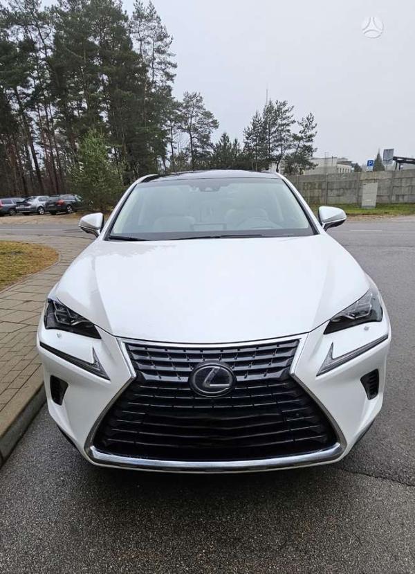 White Lexus NX 300h 2019 in Vilnius, with an engine capacity of 2.49 L and mileage of 75 thousand km for 27999 €, photo 1 on AUTOMOTO.COM.LV