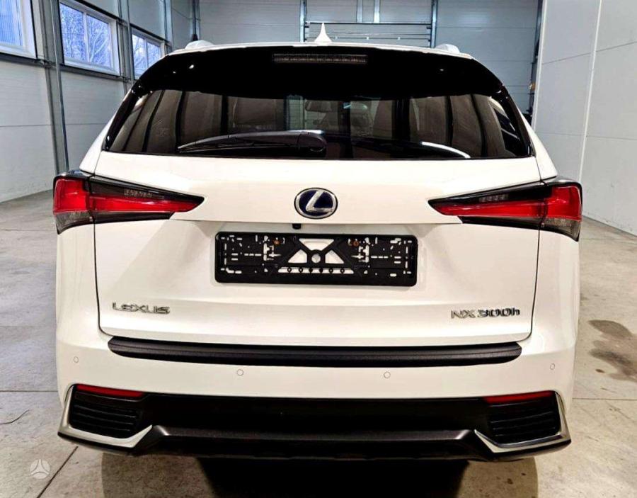 White Lexus NX 300h 2019 in Marijampole, with an engine capacity of 2.49 L and mileage of 274 thousand km for 20500 €, photo 5 on AUTOMOTO.COM.LV