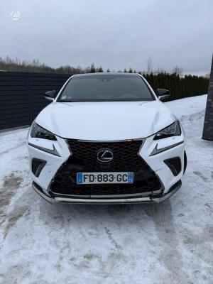 White Lexus NX 300h 2019 in Kaunas, with an engine capacity of 2.49 L and mileage of 92 thousand km for 22900 €, photo 3 on AUTOMOTO.COM.LV