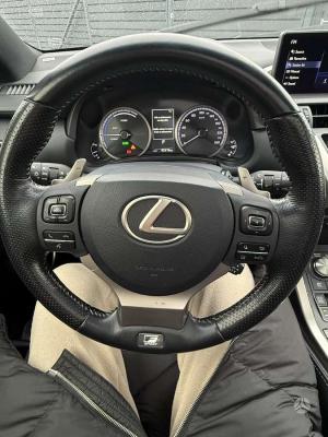 White Lexus NX 300h 2019 in Kaunas, with an engine capacity of 2.49 L and mileage of 92 thousand km for 22900 €, photo 19 on AUTOMOTO.COM.LV