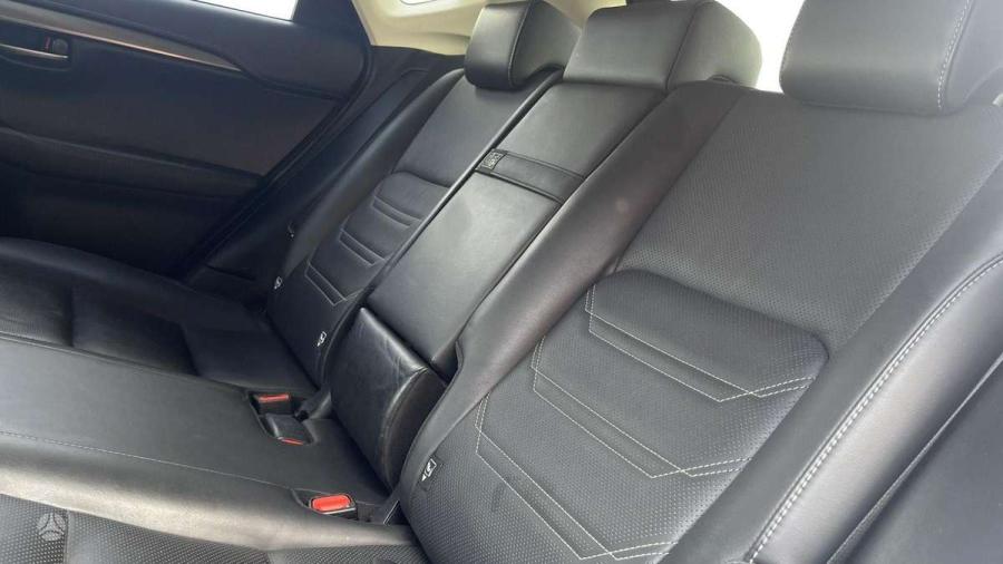 Balts Lexus NX 300h 2019 Marijampole, ar dzinēja tilpumu 2.49 L un nobraukumu 274 tūkst. km par 19700 €, foto 18 vietnē AUTOMOTO.COM.LV