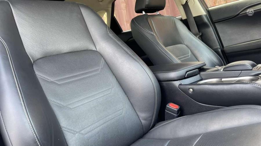 Balts Lexus NX 300h 2019 Marijampole, ar dzinēja tilpumu 2.49 L un nobraukumu 274 tūkst. km par 19700 €, foto 22 vietnē AUTOMOTO.COM.LV