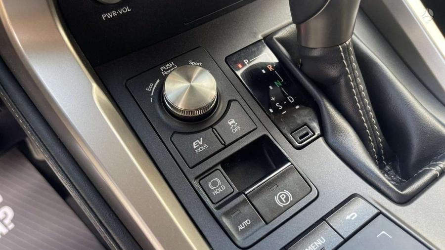 Balts Lexus NX 300h 2019 Marijampole, ar dzinēja tilpumu 2.49 L un nobraukumu 274 tūkst. km par 19700 €, foto 41 vietnē AUTOMOTO.COM.LV