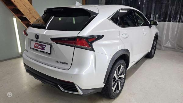 White Lexus NX 300h 2019 in Tallinn, with an engine capacity of 2.49 L and mileage of 71 thousand km for 31995 €, photo 6 on AUTOMOTO.COM.LV