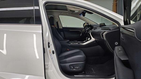 White Lexus NX 300h 2019 in Tallinn, with an engine capacity of 2.49 L and mileage of 71 thousand km for 31995 €, photo 11 on AUTOMOTO.COM.LV
