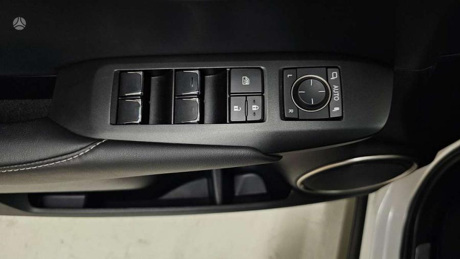 Белый Лексус NX 300h 2019 в Таллин, объемом двигателя 2.49 л и пробегом 71 тыс. км за 31995 €, фото 20 на AUTOMOTO.COM.LV