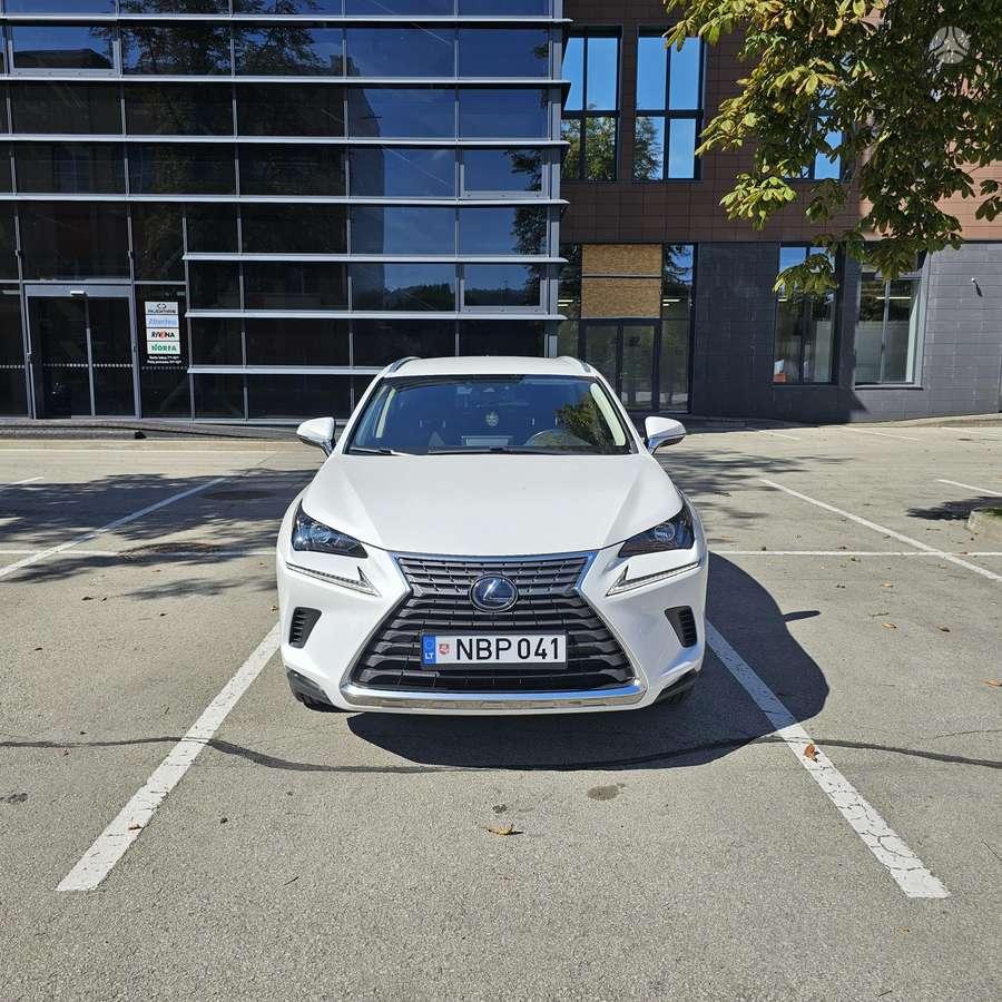 Белый Лексус NX 300h 2019 в Вильнюс, объемом двигателя 2.50 л и пробегом 78 тыс. км за 25900 €, фото 3 на AUTOMOTO.COM.LV