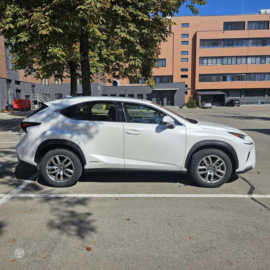 Белый Лексус NX 300h 2019 в Вильнюс, объемом двигателя 2.50 л и пробегом 78 тыс. км за 25900 €, фото 5 на AUTOMOTO.COM.LV