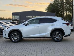 White Lexus NX 300h 2019 in Vilnius, with an engine capacity of 2.49 L and mileage of 211 thousand km for 24000 €, photo 12 on AUTOMOTO.COM.LV