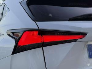 White Lexus NX 300h 2019 in Vilnius, with an engine capacity of 2.49 L and mileage of 211 thousand km for 24000 €, photo 17 on AUTOMOTO.COM.LV