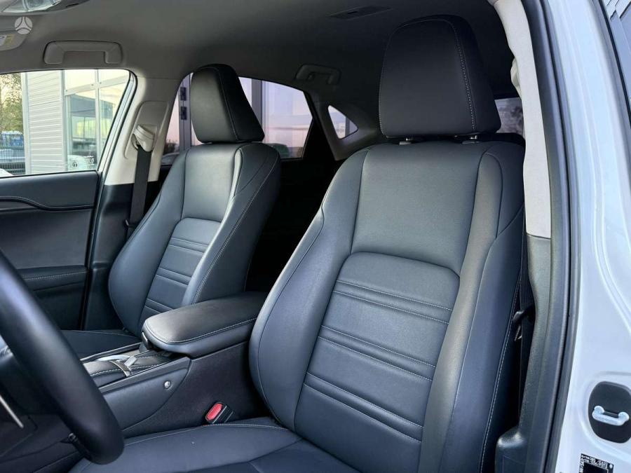 White Lexus NX 300h 2019 in Vilnius, with an engine capacity of 2.49 L and mileage of 211 thousand km for 24000 €, photo 25 on AUTOMOTO.COM.LV