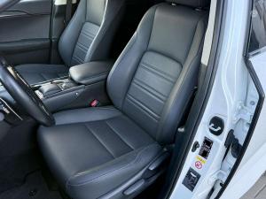 White Lexus NX 300h 2019 in Vilnius, with an engine capacity of 2.49 L and mileage of 211 thousand km for 24000 €, photo 26 on AUTOMOTO.COM.LV