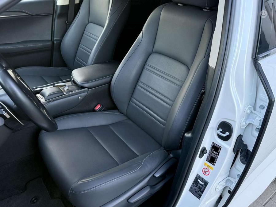 White Lexus NX 300h 2019 in Vilnius, with an engine capacity of 2.49 L and mileage of 211 thousand km for 24000 €, photo 26 on AUTOMOTO.COM.LV