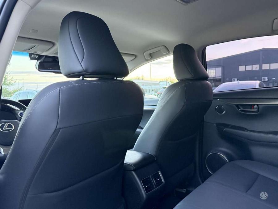 White Lexus NX 300h 2019 in Vilnius, with an engine capacity of 2.49 L and mileage of 211 thousand km for 24000 €, photo 28 on AUTOMOTO.COM.LV