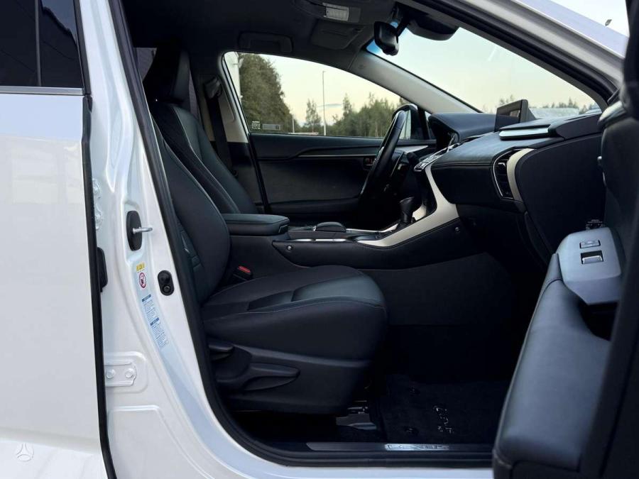 White Lexus NX 300h 2019 in Vilnius, with an engine capacity of 2.49 L and mileage of 211 thousand km for 24000 €, photo 36 on AUTOMOTO.COM.LV