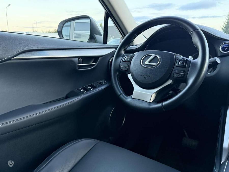 White Lexus NX 300h 2019 in Vilnius, with an engine capacity of 2.49 L and mileage of 211 thousand km for 24000 €, photo 39 on AUTOMOTO.COM.LV