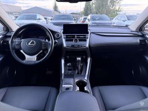 White Lexus NX 300h 2019 in Vilnius, with an engine capacity of 2.49 L and mileage of 211 thousand km for 24000 €, photo 40 on AUTOMOTO.COM.LV