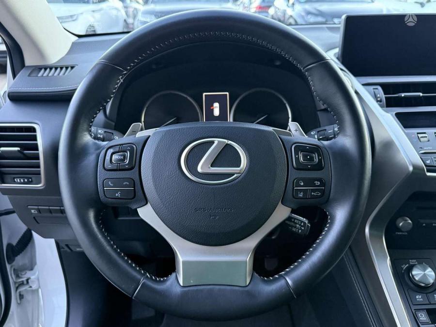 White Lexus NX 300h 2019 in Vilnius, with an engine capacity of 2.49 L and mileage of 211 thousand km for 24000 €, photo 42 on AUTOMOTO.COM.LV