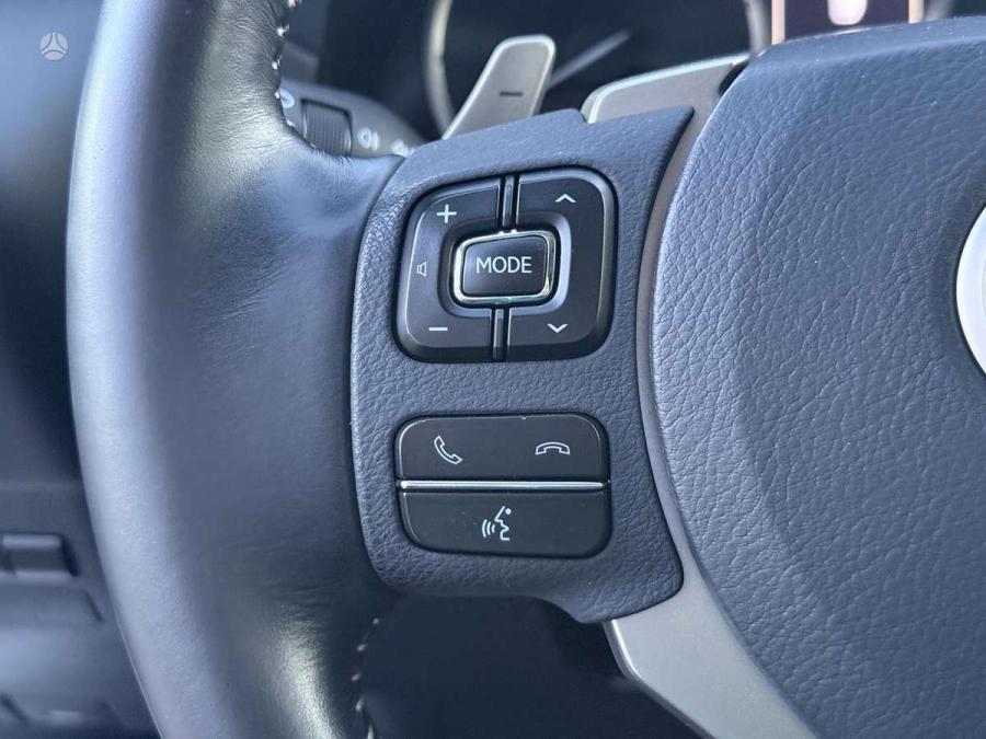 White Lexus NX 300h 2019 in Vilnius, with an engine capacity of 2.49 L and mileage of 211 thousand km for 24000 €, photo 43 on AUTOMOTO.COM.LV