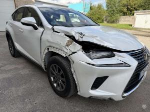 Белый Лексус NX 300h 2019 в Клайпеда, объемом двигателя 2.49 л и пробегом 120 тыс. км за 15000 €, фото 4 на AUTOMOTO.COM.LV