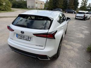 Белый Лексус NX 300h 2019 в Клайпеда, объемом двигателя 2.49 л и пробегом 120 тыс. км за 15000 €, фото 12 на AUTOMOTO.COM.LV