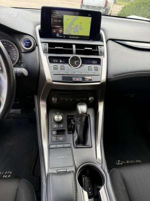 Белый Лексус NX 300h 2019 в Клайпеда, объемом двигателя 2.49 л и пробегом 120 тыс. км за 15000 €, фото 20 на AUTOMOTO.COM.LV