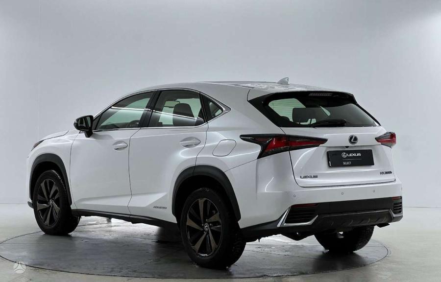White Lexus NX 300h 2020 in Vilnius, with an engine capacity of 2.49 L and mileage of 82 thousand km for 31900 €, photo 15 on AUTOMOTO.COM.LV