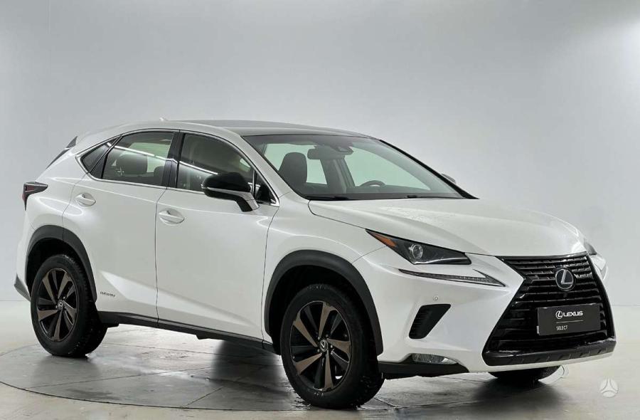 White Lexus NX 300h 2020 in Vilnius, with an engine capacity of 2.49 L and mileage of 82 thousand km for 31900 €, photo 16 on AUTOMOTO.COM.LV