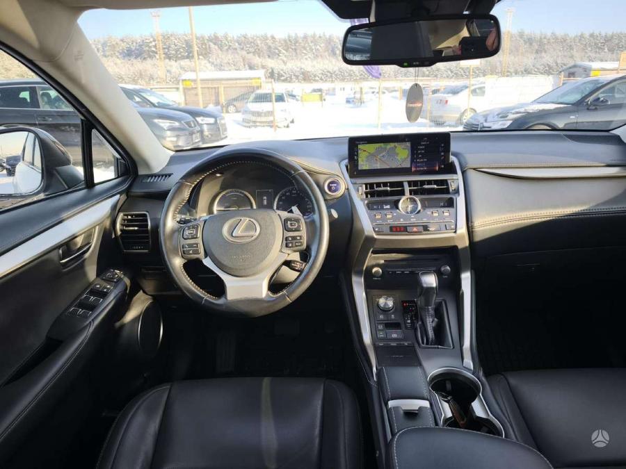 Balts Lexus NX 300h 2020 Viļņa, ar dzinēja tilpumu 2.50 L un nobraukumu 249 tūkst. km par 22700 €, foto 18 vietnē AUTOMOTO.COM.LV