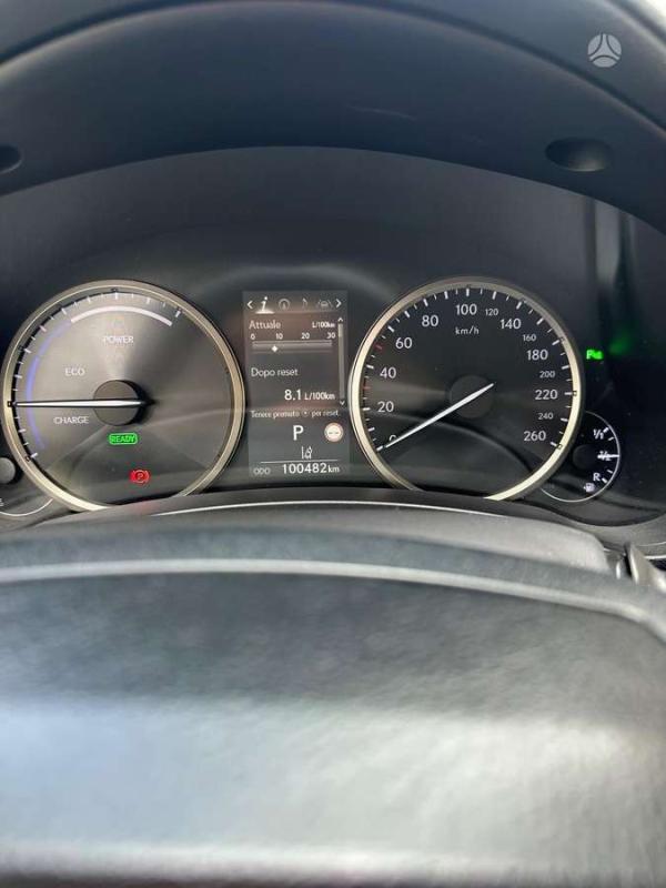 White Lexus NX 300h 2020 in Vilnius, with an engine capacity of 2.50 L and mileage of 101 thousand km for 25999 €, photo 10 on AUTOMOTO.COM.LV