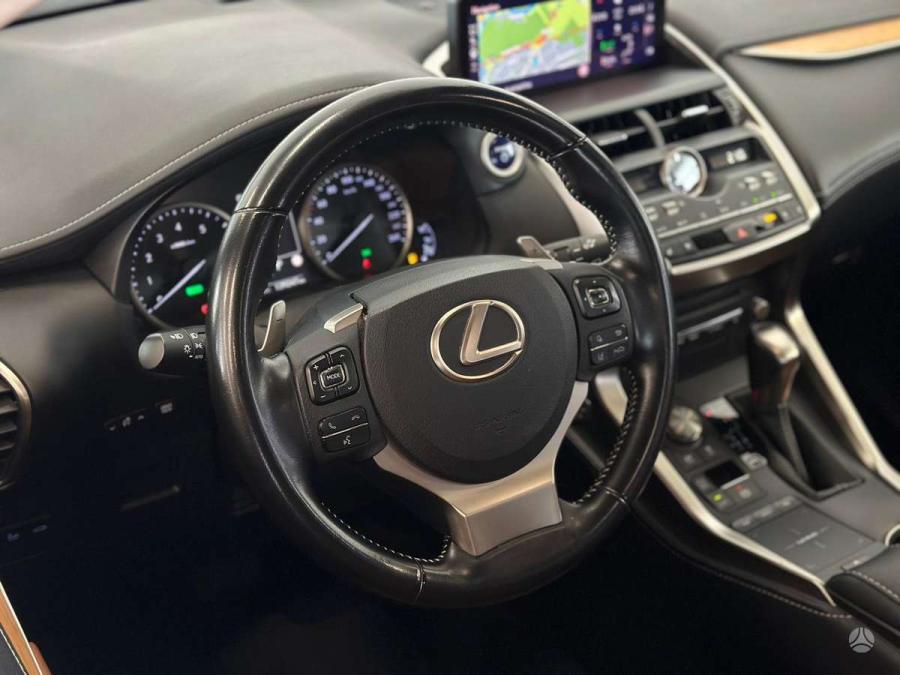 White Lexus NX 300h 2020 in Kaunas, with an engine capacity of 2.49 L and mileage of 139 thousand km for 29980 €, photo 8 on AUTOMOTO.COM.LV