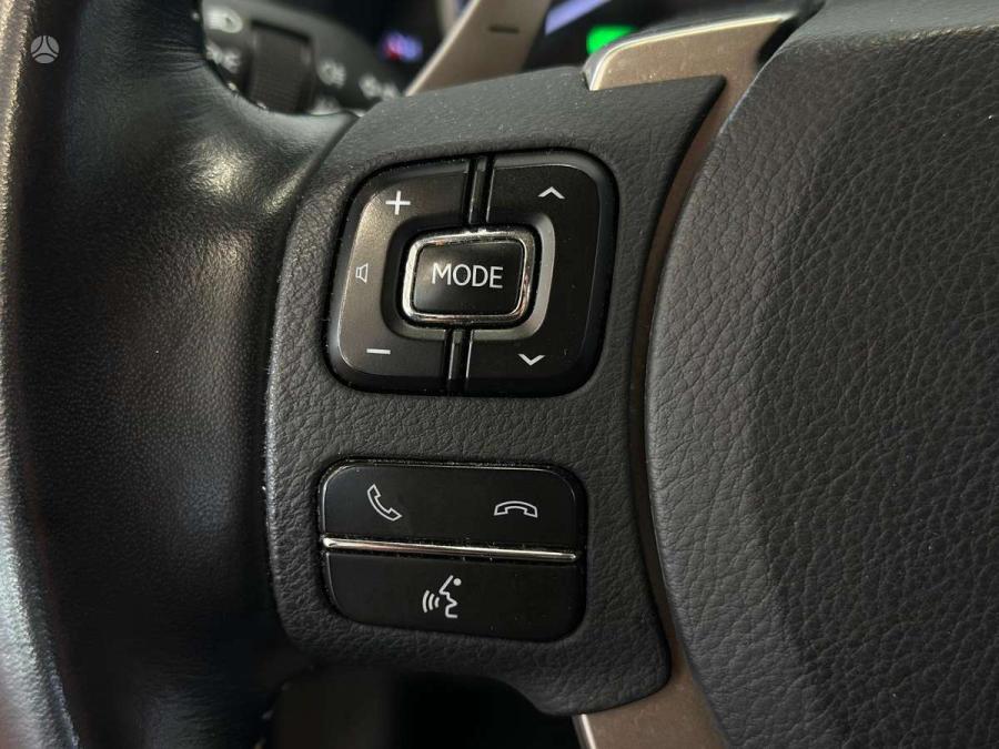 White Lexus NX 300h 2020 in Kaunas, with an engine capacity of 2.49 L and mileage of 139 thousand km for 29980 €, photo 16 on AUTOMOTO.COM.LV