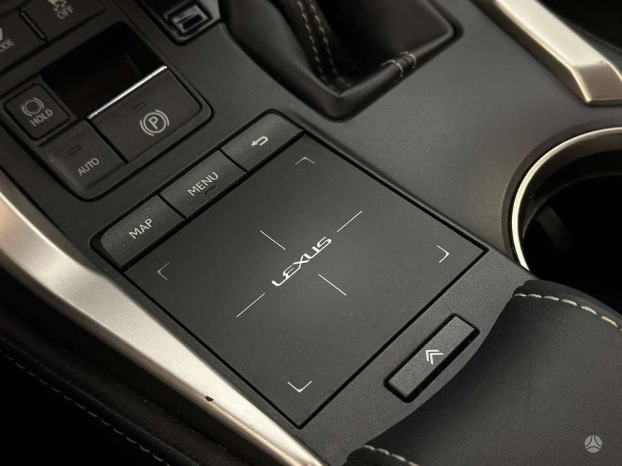 White Lexus NX 300h 2020 in Kaunas, with an engine capacity of 2.49 L and mileage of 139 thousand km for 29980 €, photo 22 on AUTOMOTO.COM.LV