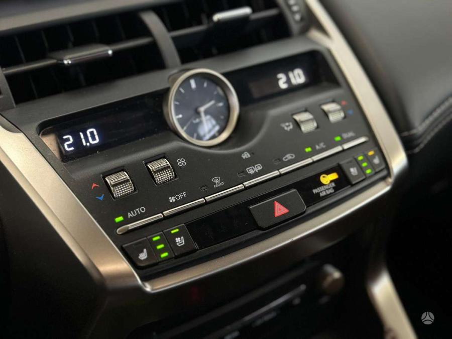 White Lexus NX 300h 2020 in Kaunas, with an engine capacity of 2.49 L and mileage of 139 thousand km for 29980 €, photo 26 on AUTOMOTO.COM.LV
