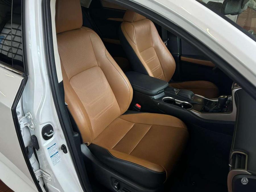 White Lexus NX 300h 2020 in Kaunas, with an engine capacity of 2.49 L and mileage of 139 thousand km for 29980 €, photo 32 on AUTOMOTO.COM.LV
