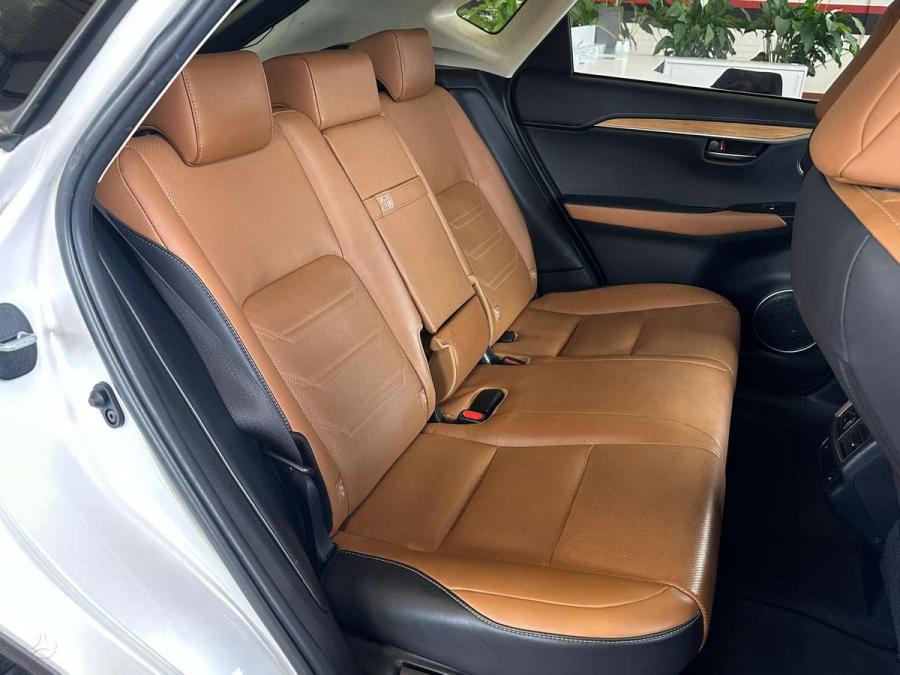 White Lexus NX 300h 2020 in Kaunas, with an engine capacity of 2.49 L and mileage of 139 thousand km for 29980 €, photo 33 on AUTOMOTO.COM.LV