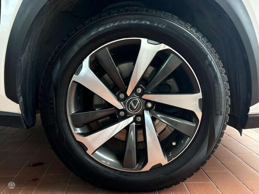White Lexus NX 300h 2020 in Kaunas, with an engine capacity of 2.49 L and mileage of 139 thousand km for 29980 €, photo 37 on AUTOMOTO.COM.LV