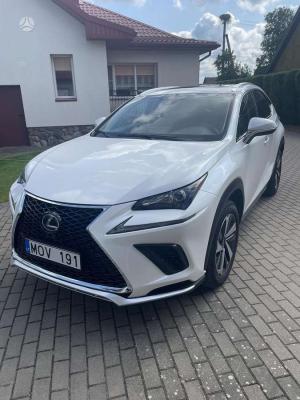 Белый Лексус NX 300h 2020 в Мажейкяй, объемом двигателя 2.49 л и пробегом 72 тыс. км за 27900 €, фото 4 на AUTOMOTO.COM.LV