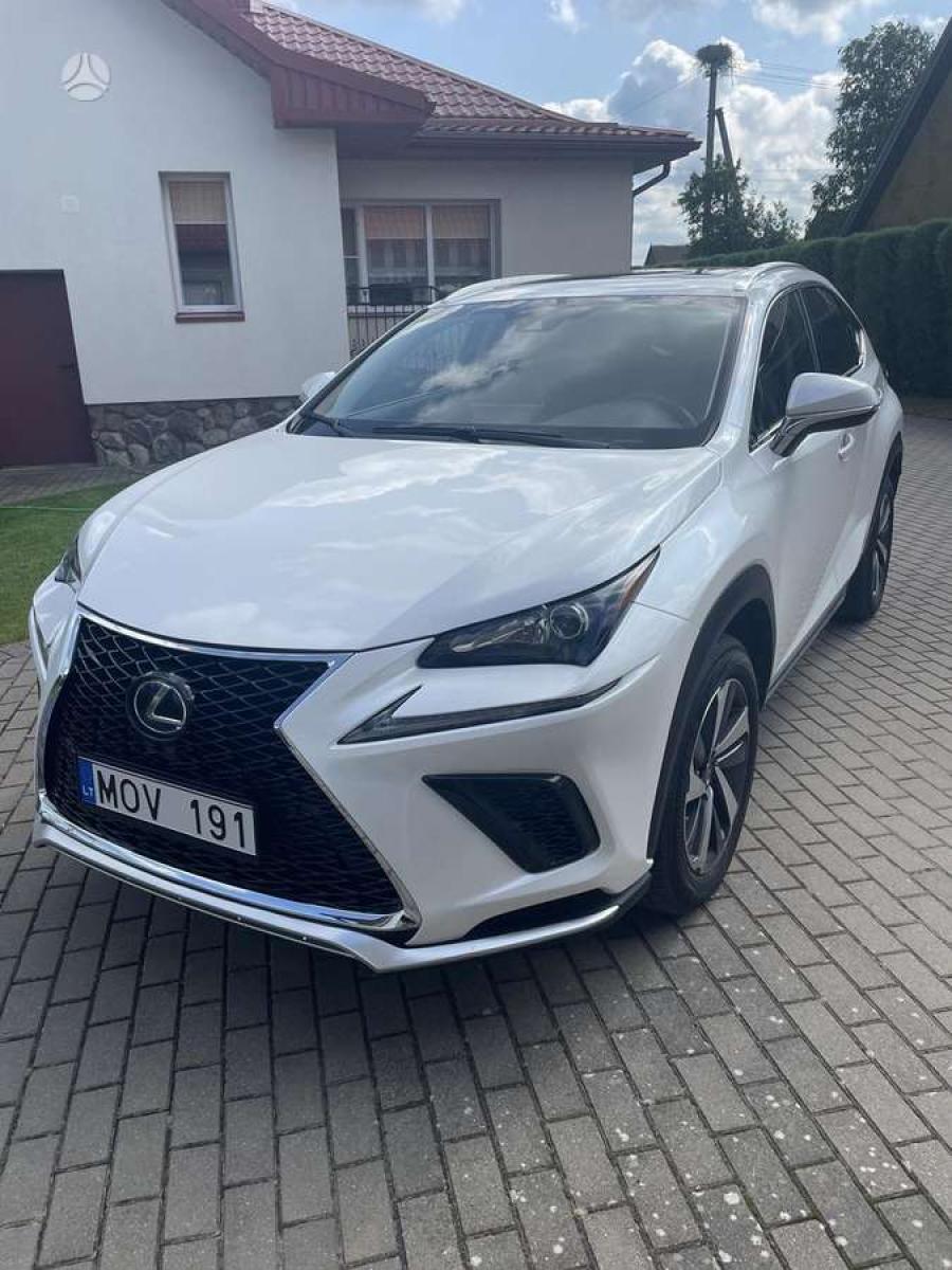 Белый Лексус NX 300h 2020 в Мажейкяй, объемом двигателя 2.49 л и пробегом 72 тыс. км за 27900 €, фото 4 на AUTOMOTO.COM.LV