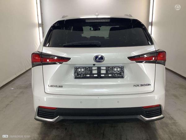 White Lexus NX 300h 2021 in Vilnius, with an engine capacity of 2.49 L and mileage of 66 thousand km for 27999 €, photo 6 on AUTOMOTO.COM.LV