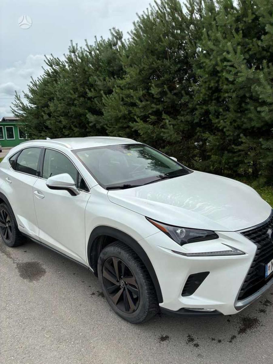 White Lexus NX 300h 2021 in Kaunas, with an engine capacity of 2.49 L and mileage of 148 thousand km for 27500 €, photo 1 on AUTOMOTO.COM.LV