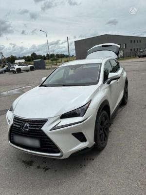 White Lexus NX 300h 2021 in Kaunas, with an engine capacity of 2.49 L and mileage of 148 thousand km for 27500 €, photo 3 on AUTOMOTO.COM.LV