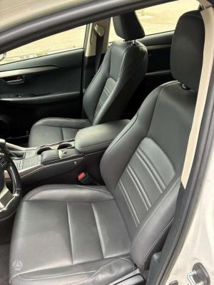 White Lexus NX 300h 2021 in Kaunas, with an engine capacity of 2.49 L and mileage of 148 thousand km for 27500 €, photo 9 on AUTOMOTO.COM.LV