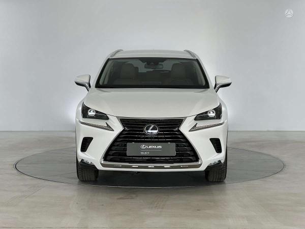 White Lexus NX 300h 2021 in Vilnius, with an engine capacity of 2.49 L and mileage of 140 thousand km for 32900 €, photo 5 on AUTOMOTO.COM.LV