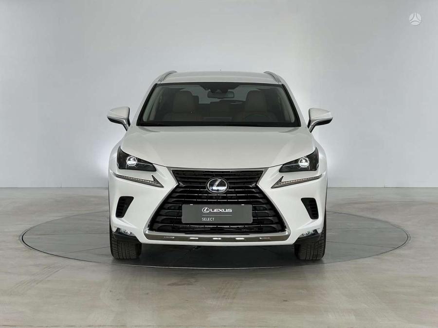 Белый Лексус NX 300h 2021 в Вильнюс, объемом двигателя 2.49 л и пробегом 140 тыс. км за 32900 €, фото 6 на AUTOMOTO.COM.LV